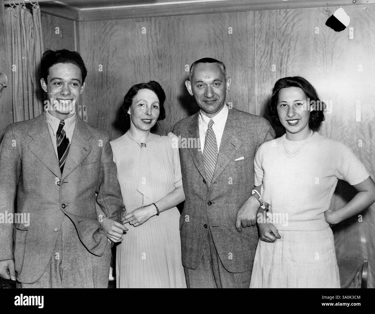Mr arnold bernstein hi-res stock photography and images - Alamy