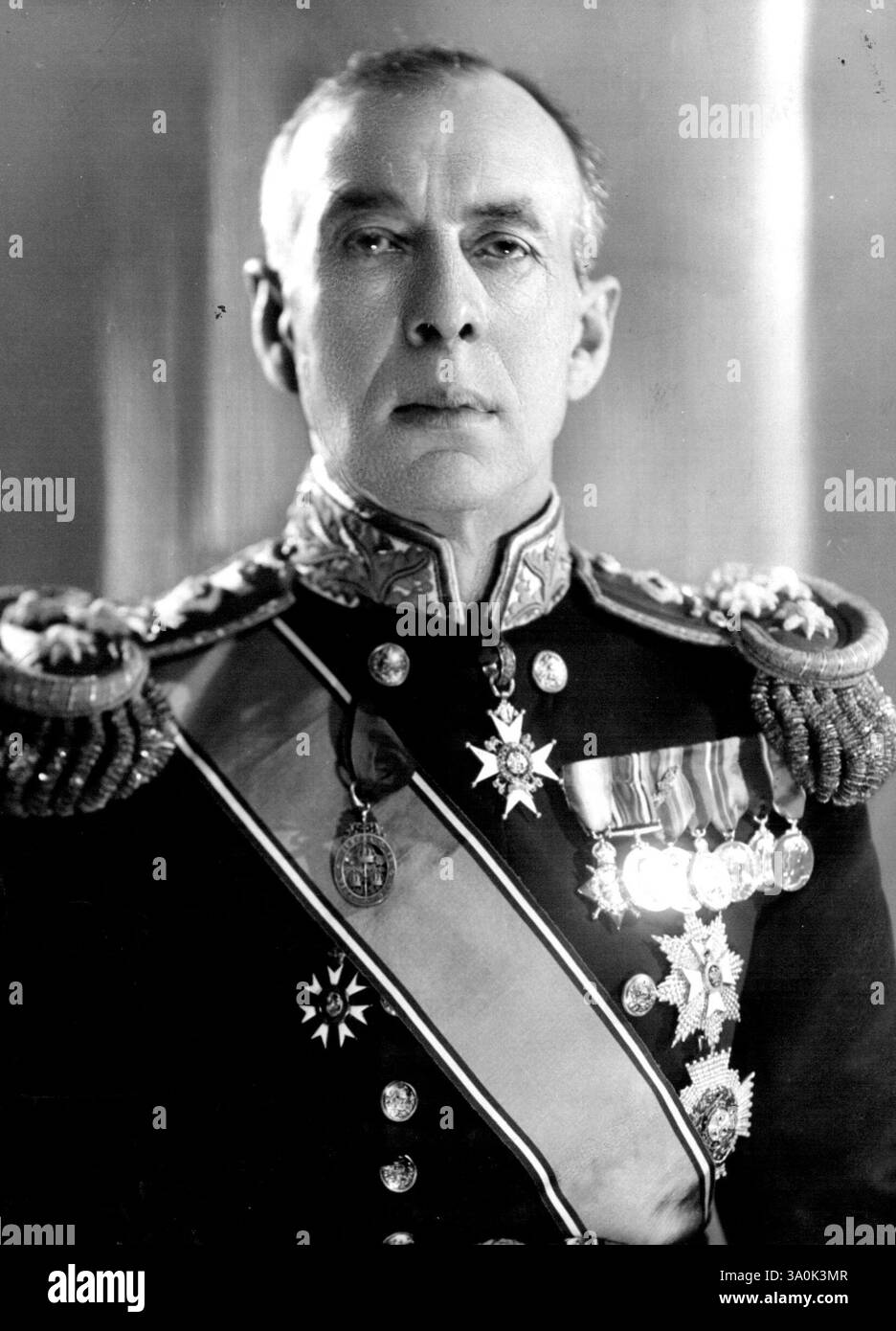 Admiral Sir Roger Backhouse - New Studio Portrait of Admiral Sir Roger ...