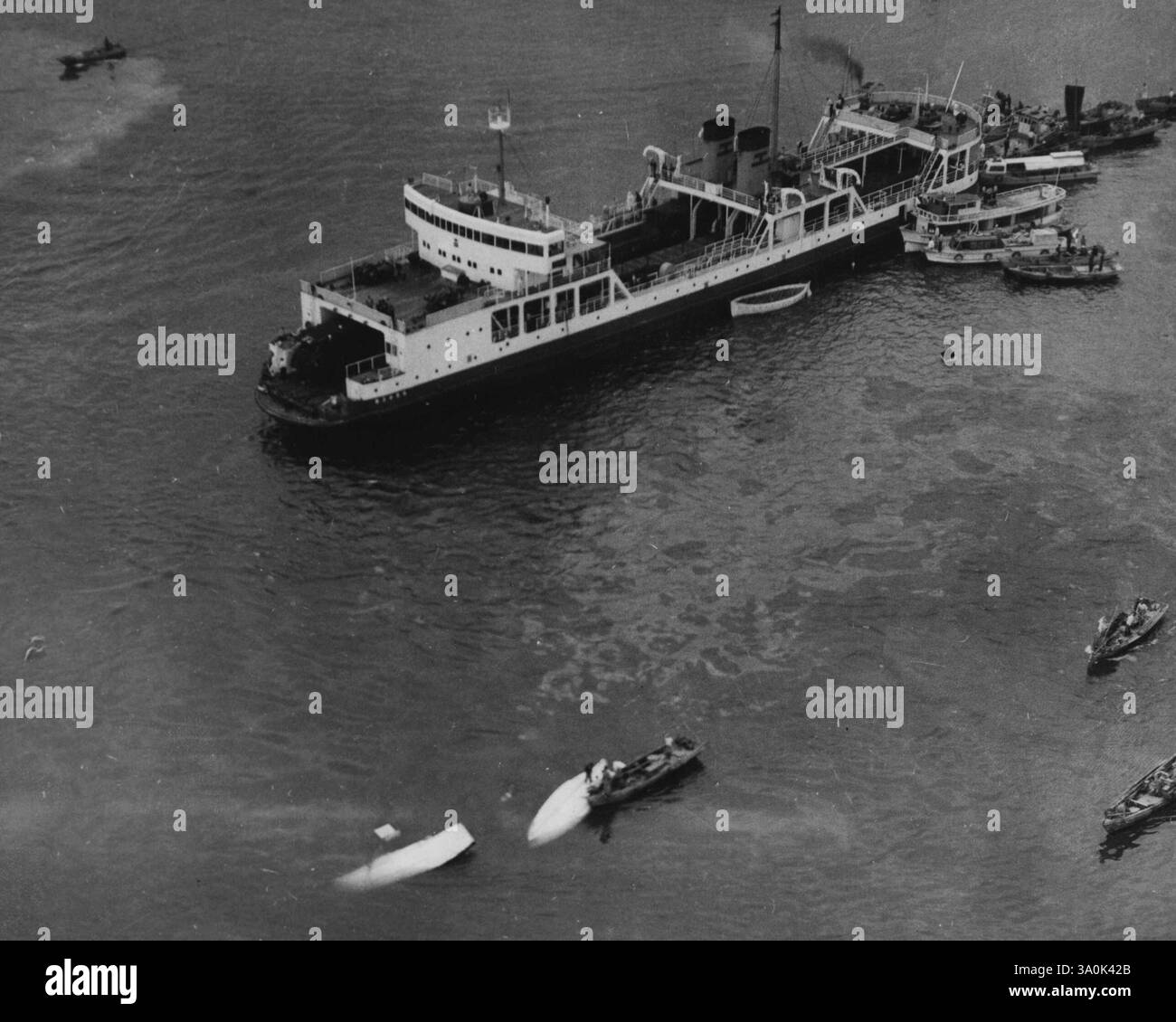 The full of the Japanese Train ferry Shin man can be seen under the two ...