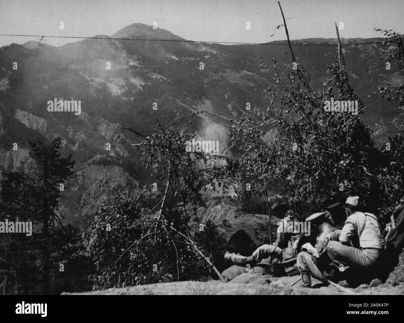 Greek Guerilla Resistance Cracks Greek nationalist soldiers and ...