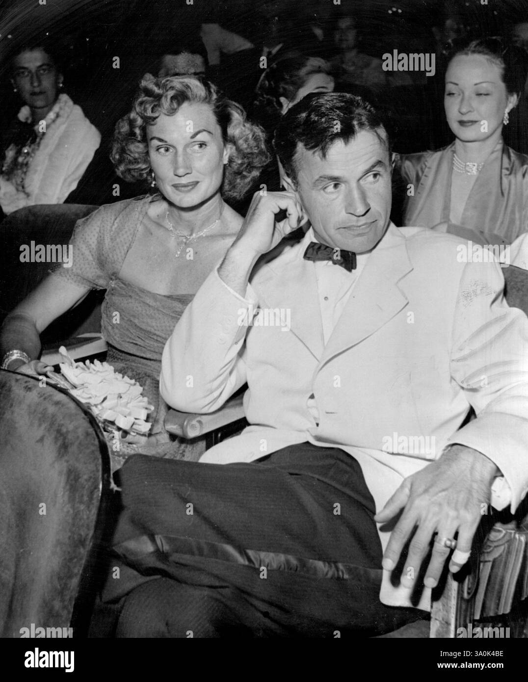 Noah Beery, jun., with his wife Maxine Jones, at the premiere of the ...