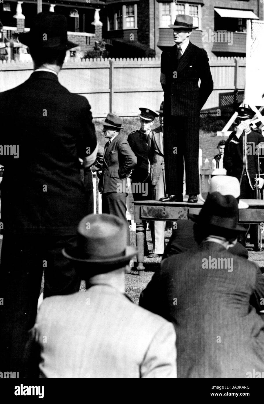 Maj. Gen. Gordon Bennett talking to the men of the R.S.V.D.C. of the R ...