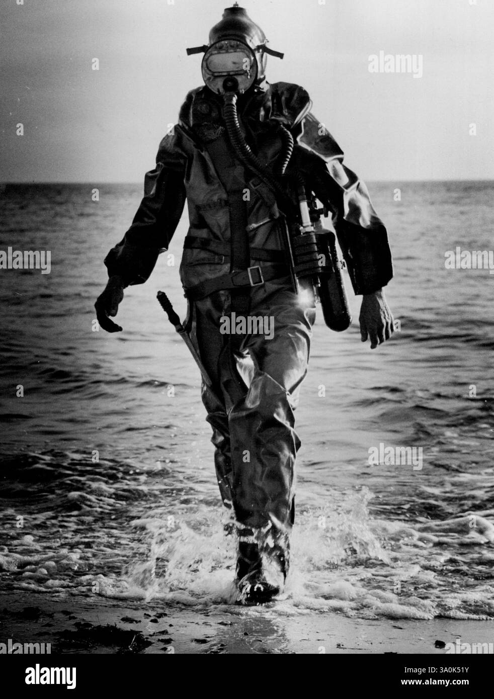 Frogman Batterham, training in Melbourne. These men spearheaded the ...