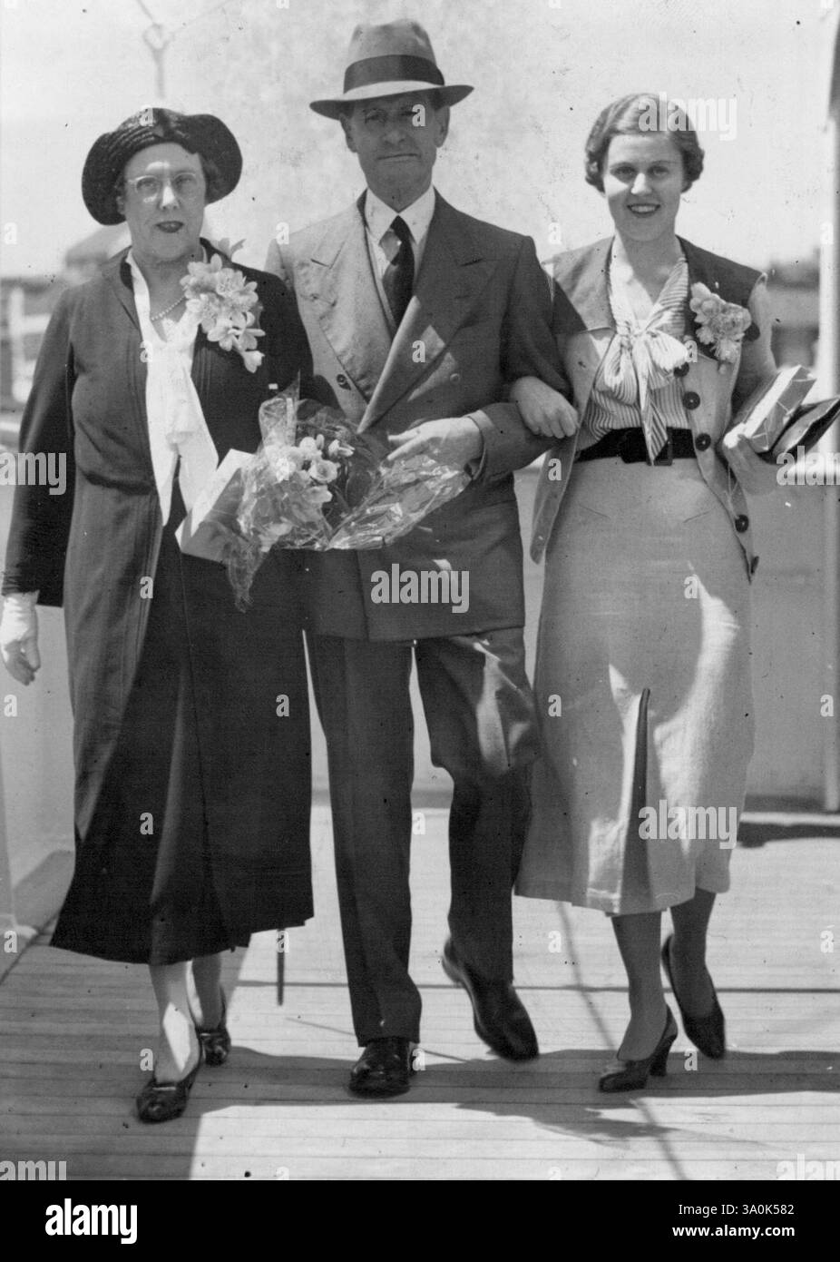 Lady bavin hi-res stock photography and images - Alamy