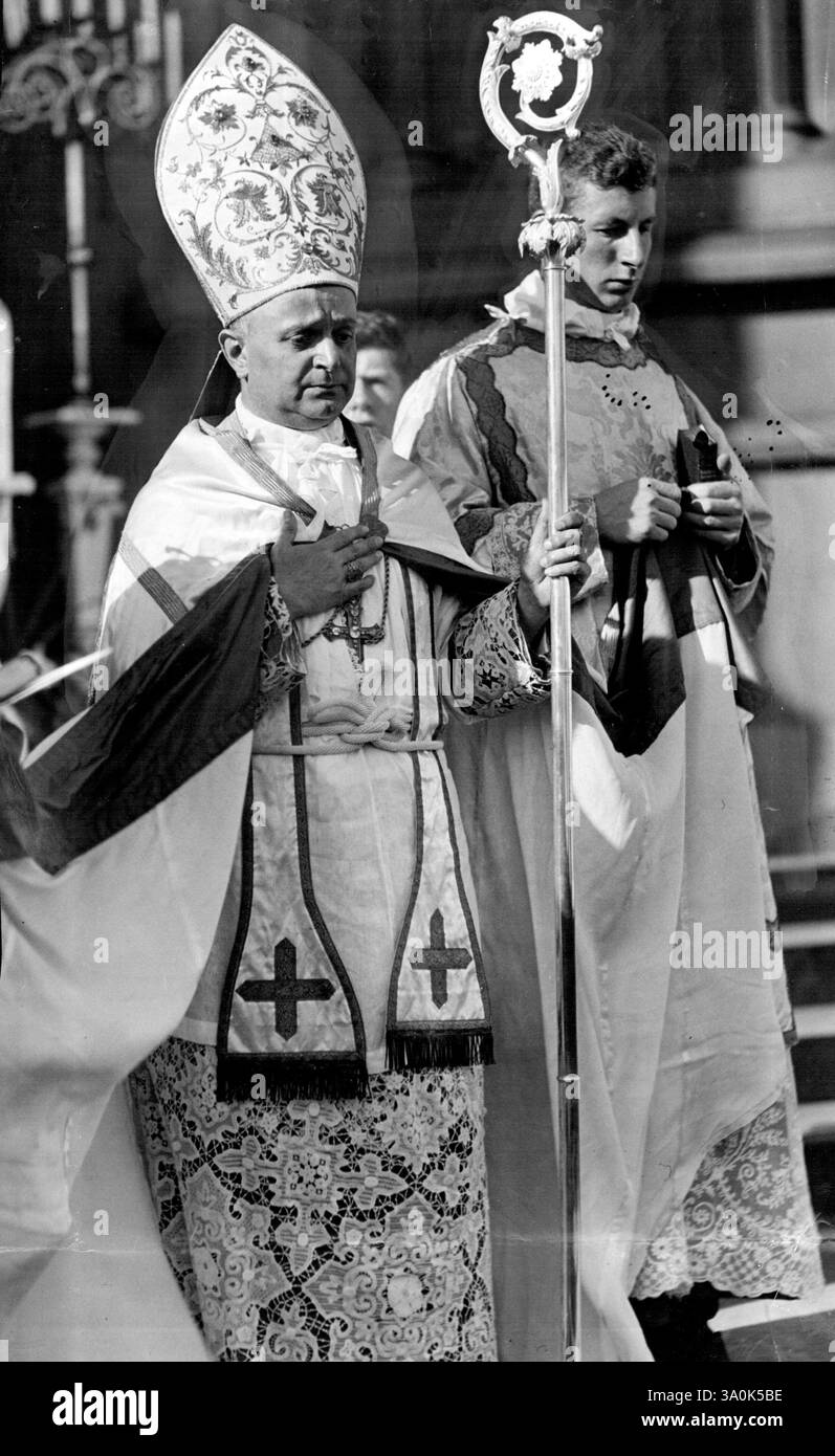 M. Bernardin monstrance through a crowd of over 40,000 instead of first ...