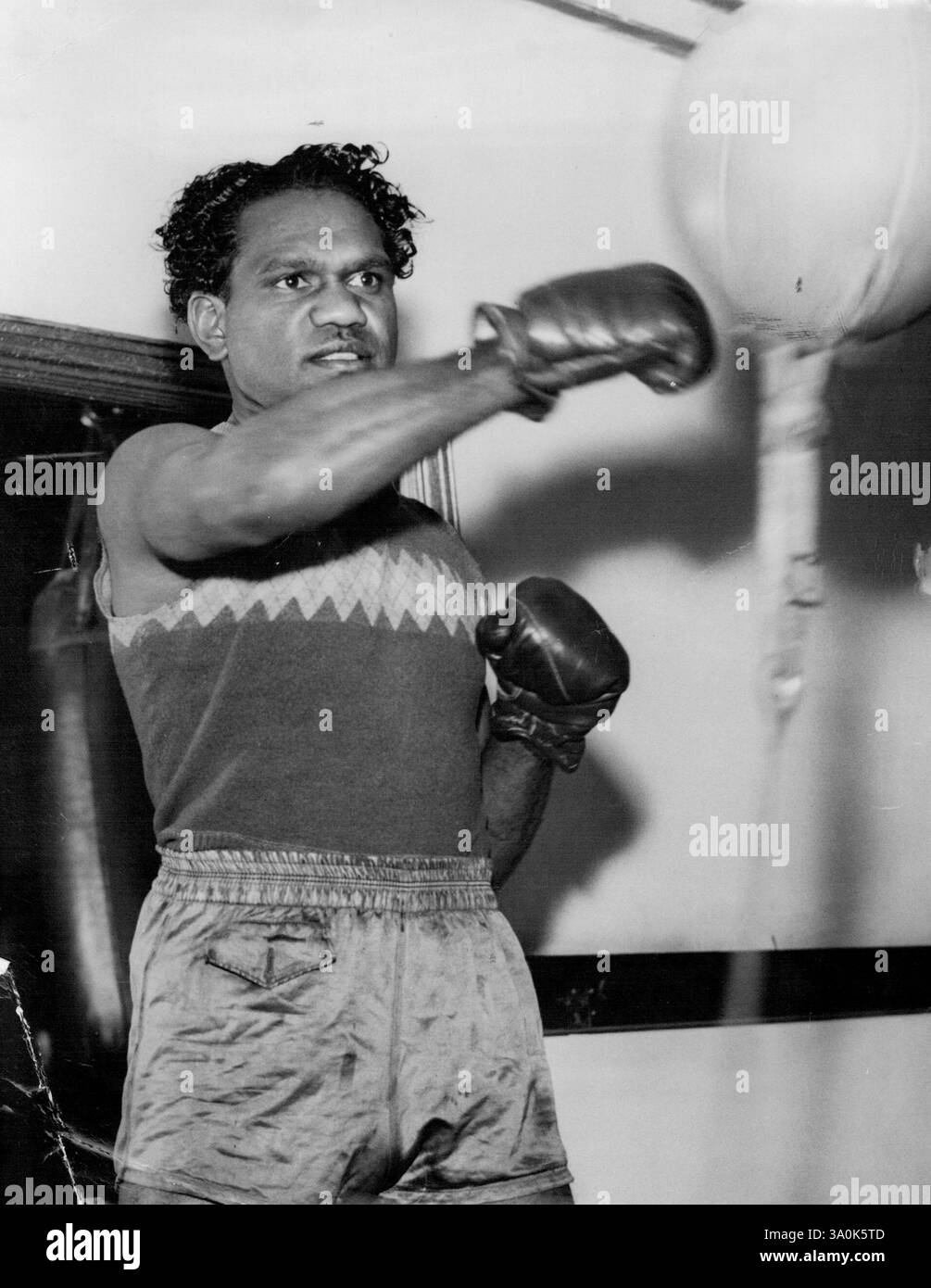Elley Bennett training for his bout with "Bluey" Wilkins at the Stadium ...
