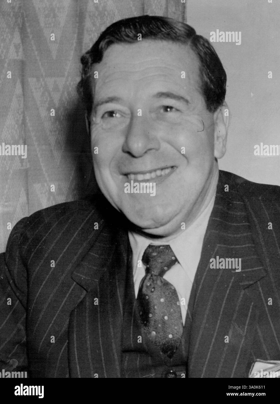 A celebrity-packed audience last night cheered Australian composer ...