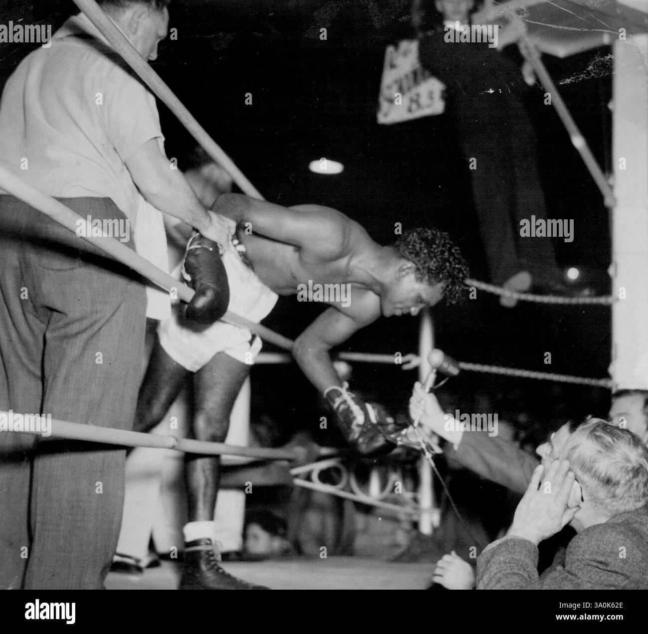 Elley Bennett tells fight fans at Sydney Stadium of his shock win over American Cecil ...