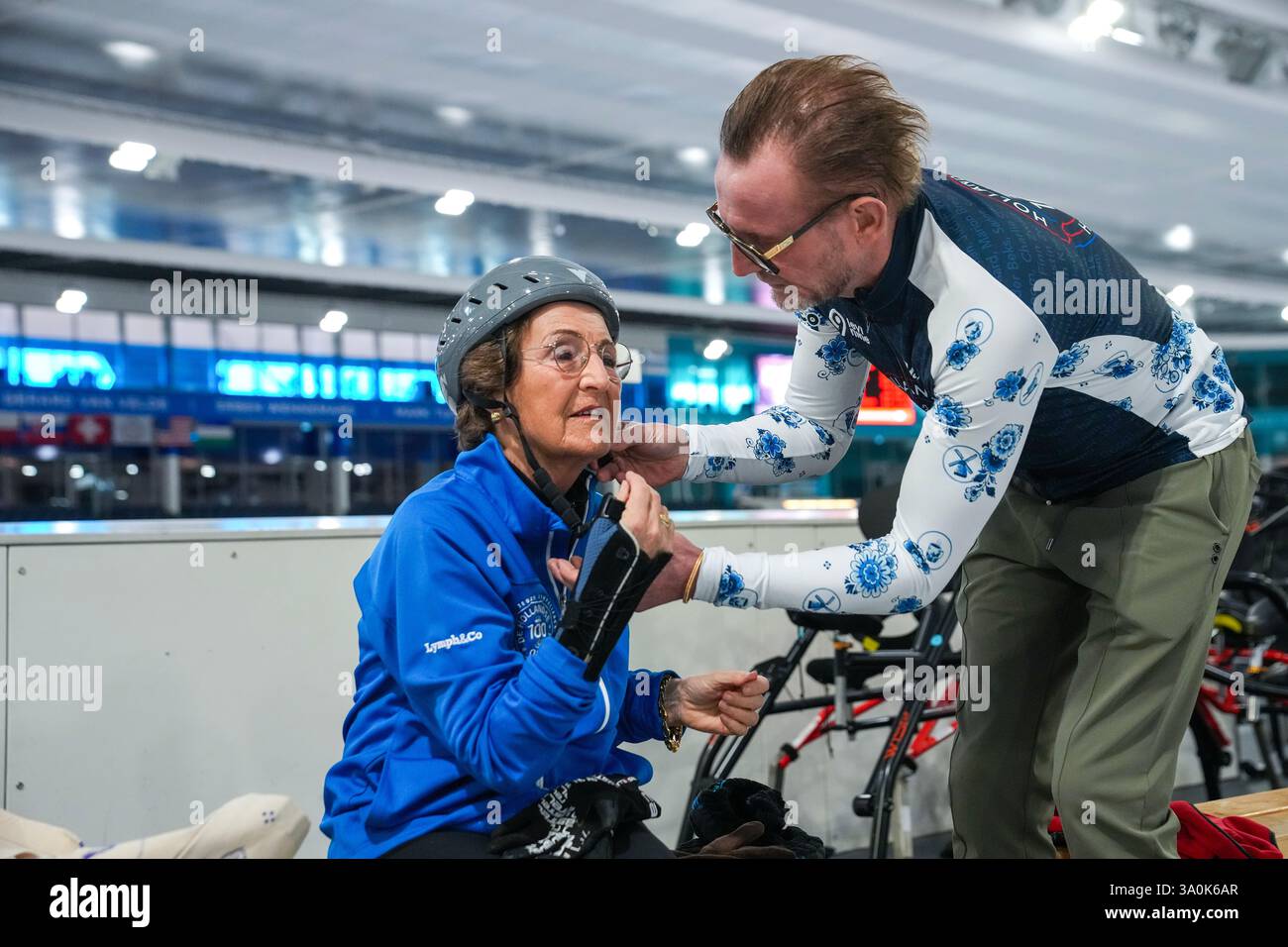 HEERENVEEN, NETHERLANDS - MARCH 4: Marianne Timmer, Bernhard van Oranje ...