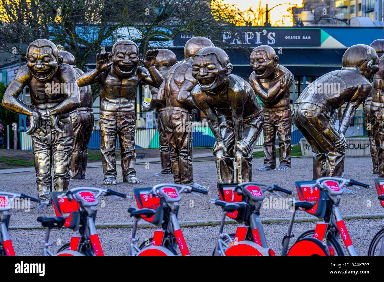 "A-maze-ing Laughter" sculpture, art installation. Morton Park ...
