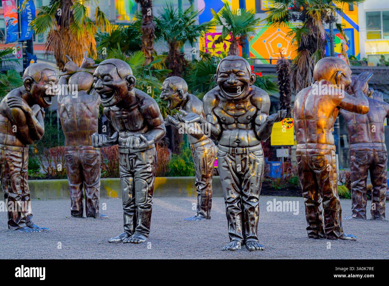 "A-maze-ing Laughter" sculpture, art installation. Morton Park ...