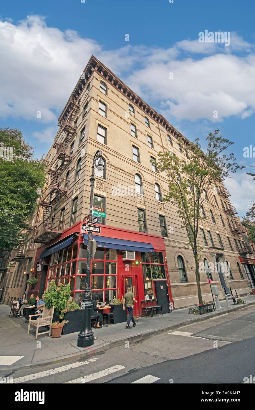 Building where the television sitcom FRIENDS was set, 90 Bedford Street ...