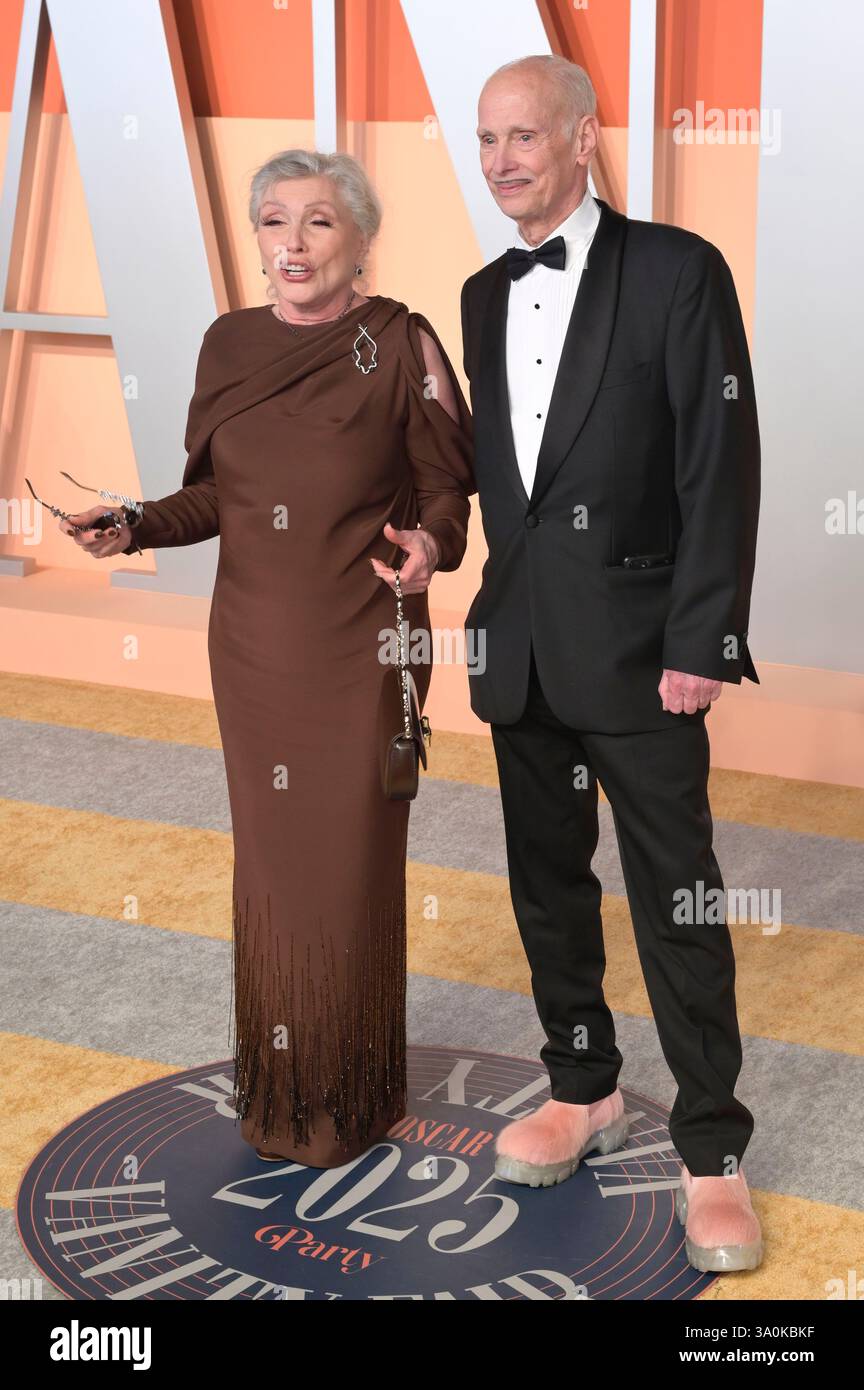 Debbie Harry und John Waters bei der Vanity Fair Oscar Party 2025 ...