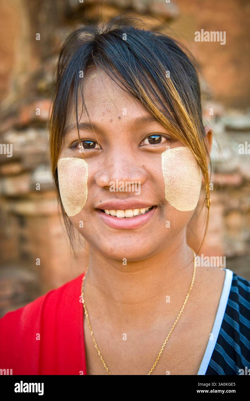 Myanmar bagan portrait hi-res stock photography and images - Alamy