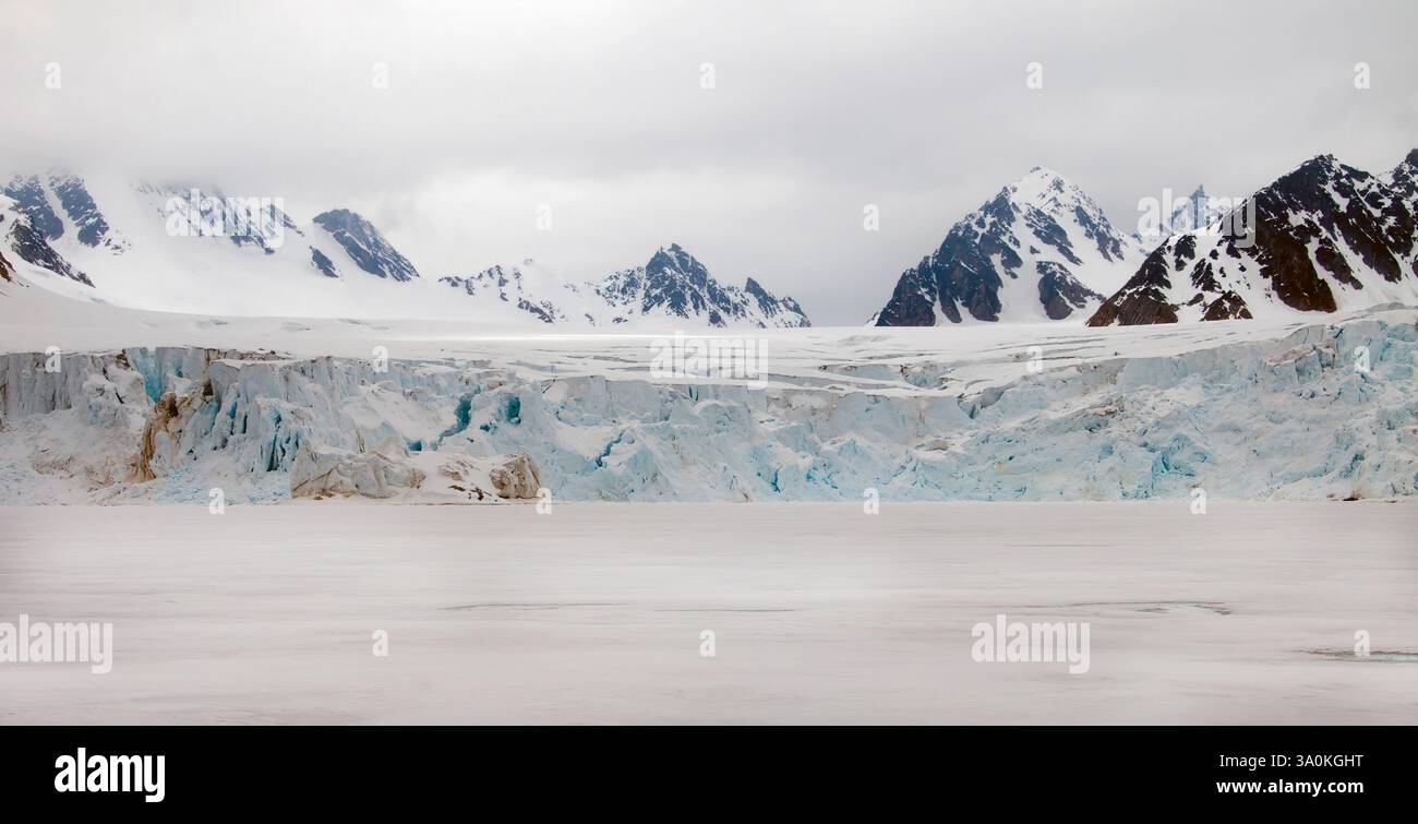 "Smithbreen", a spectacular glacier in Raudfjord, north Spitsbergen ...