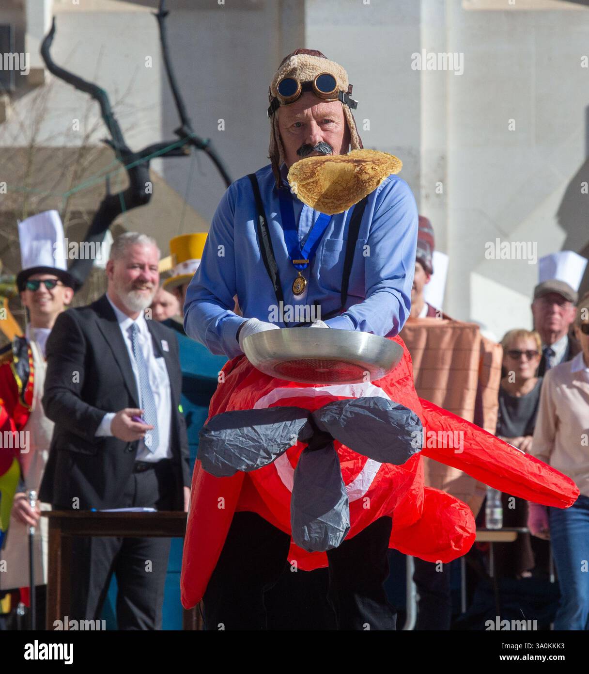London, England, UK. 4th Mar, 2025. Livery members take part in Pancake ...