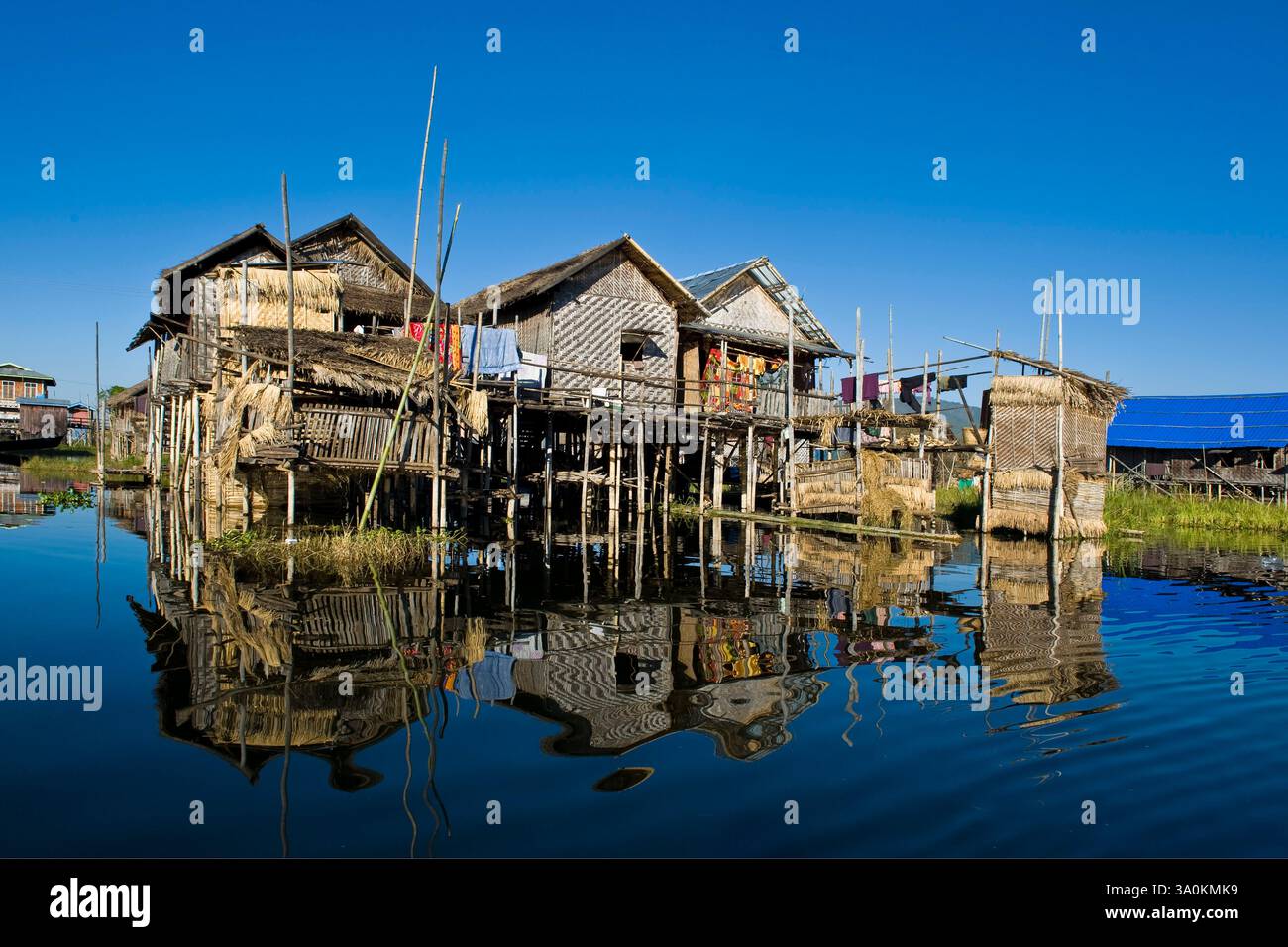 Myanmar, Inle lake, palafitte Stock Photo - Alamy