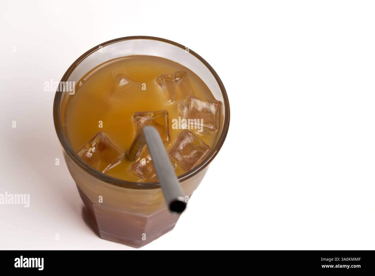Refreshing Iced Tea with Metal Straw Stock Photo - Alamy
