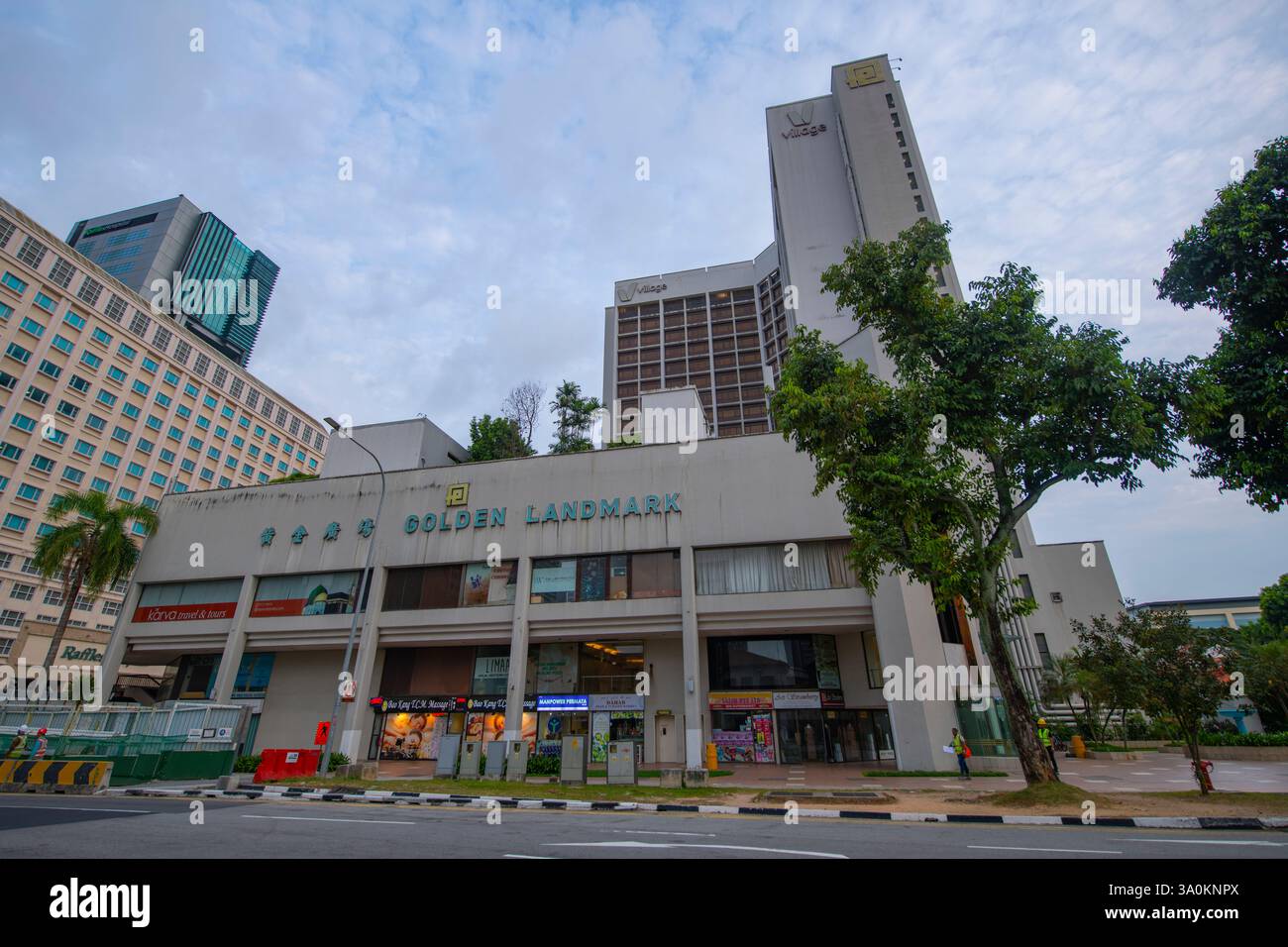 Golden Landmark shopping complex and Village Hotel Bugis on North ...
