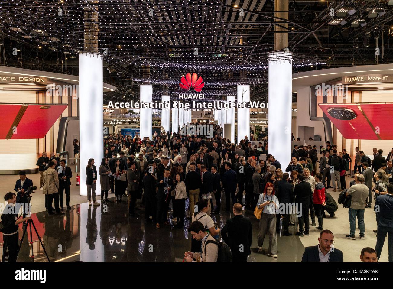 Barcelona, Spain. 4 March, 2025: Overview of the HUAWEI booth at the ...
