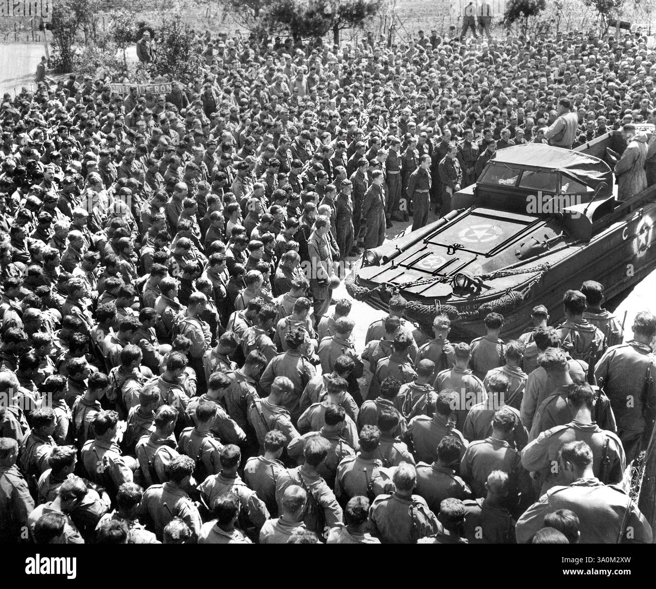 U.S. Lieutenant Colonel Woran, Chaplain of the 10th Mountain Division ...