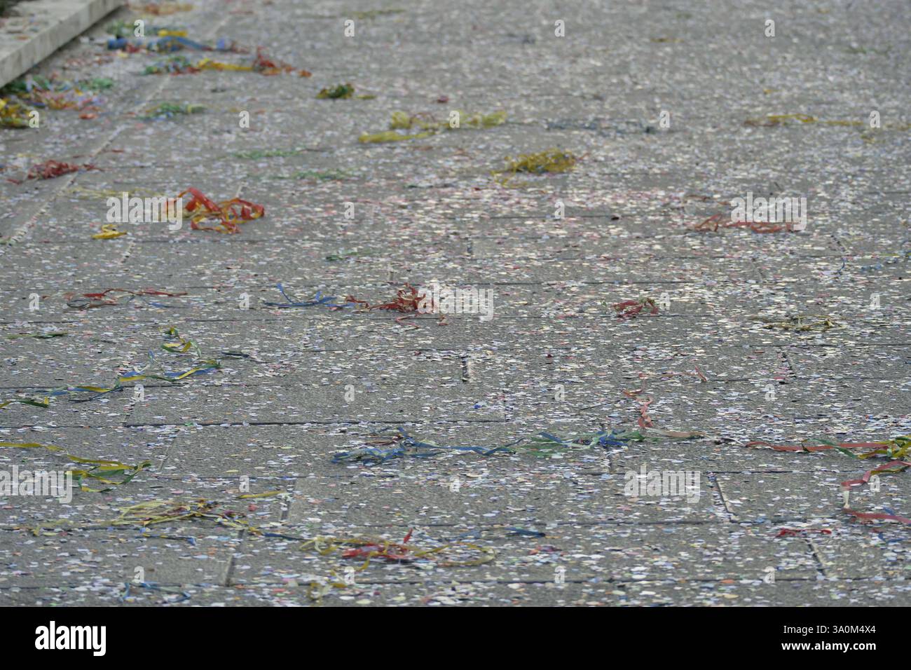 Mardi Gras in Bergamo with many children in masks, marching bands ...