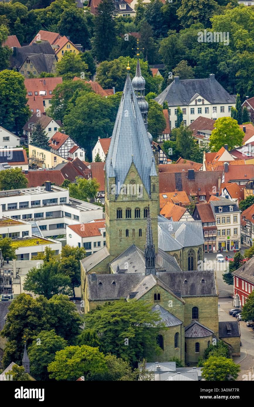 Aerial view, old town with St. Patrokli Cathedral and St. Petri Alde ...