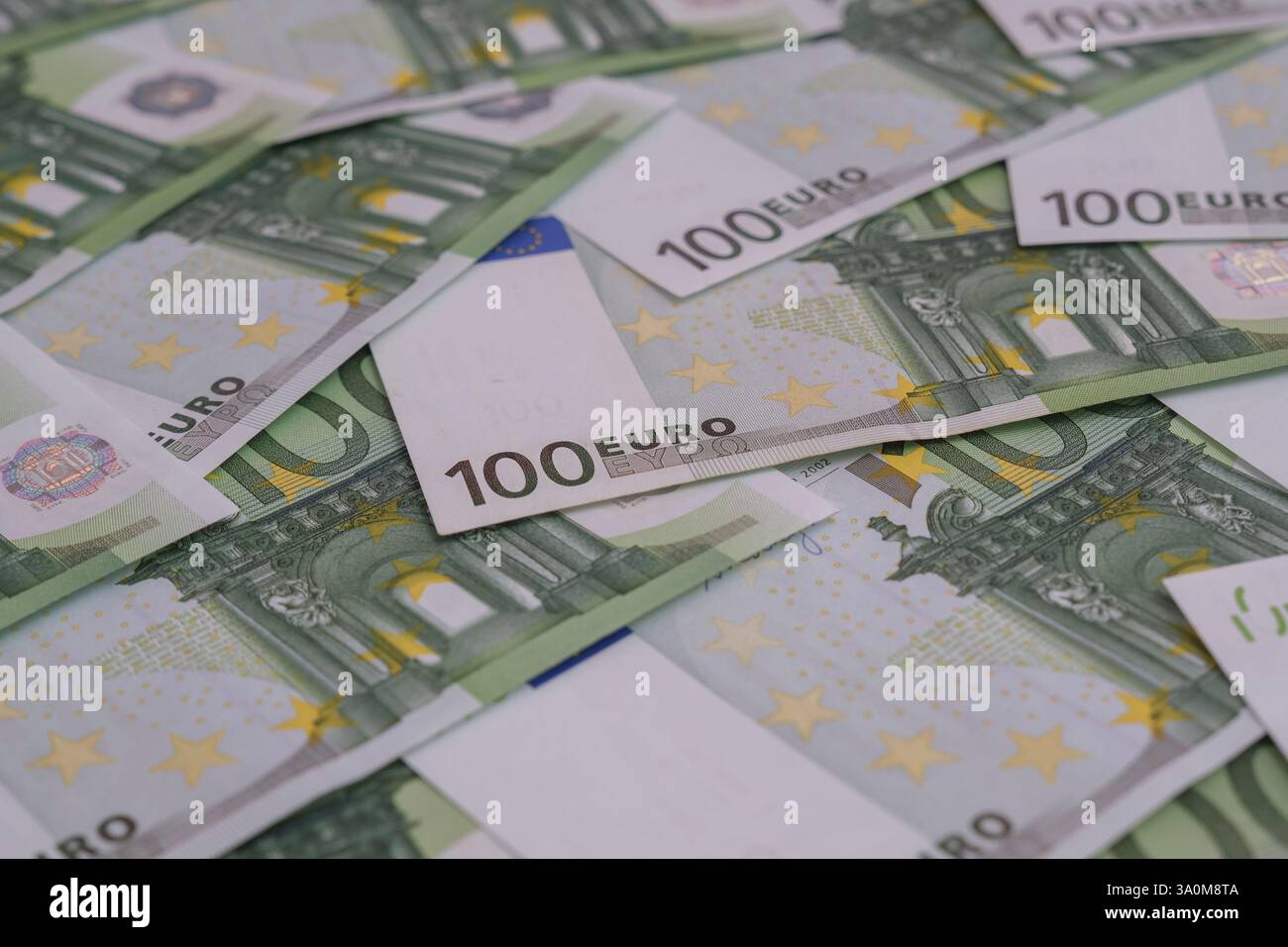 100 Euro notes Stock Photo - Alamy