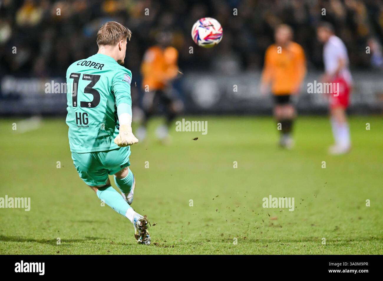 Goalkeeper Murphy Cooper (13 Stevenage) takes free kick during the Sky ...