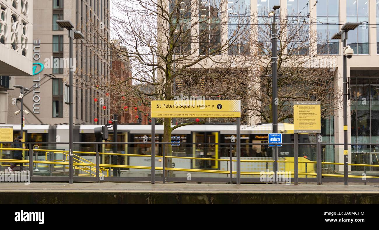 Manchester, uk, January 19th 2025 metrolink Tram Platform Saint Peter's ...