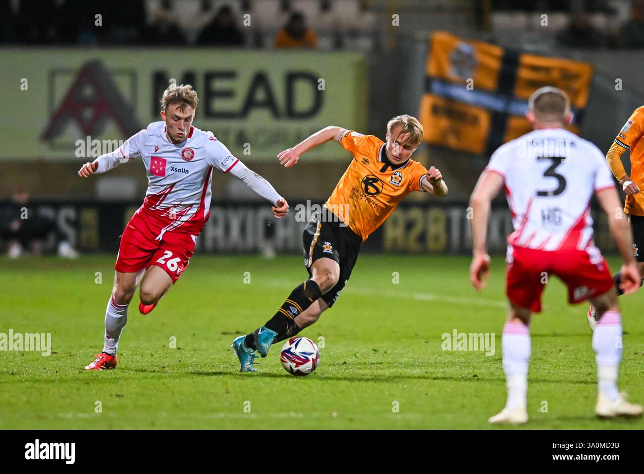 Liam Bennet (2 Cambridge United) challenged by Eli King (26 Stevenage ...