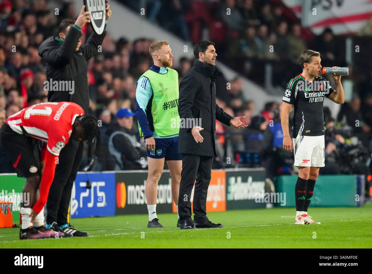 Arsenal's manager Mikel Arteta gestures during the Champions League ...