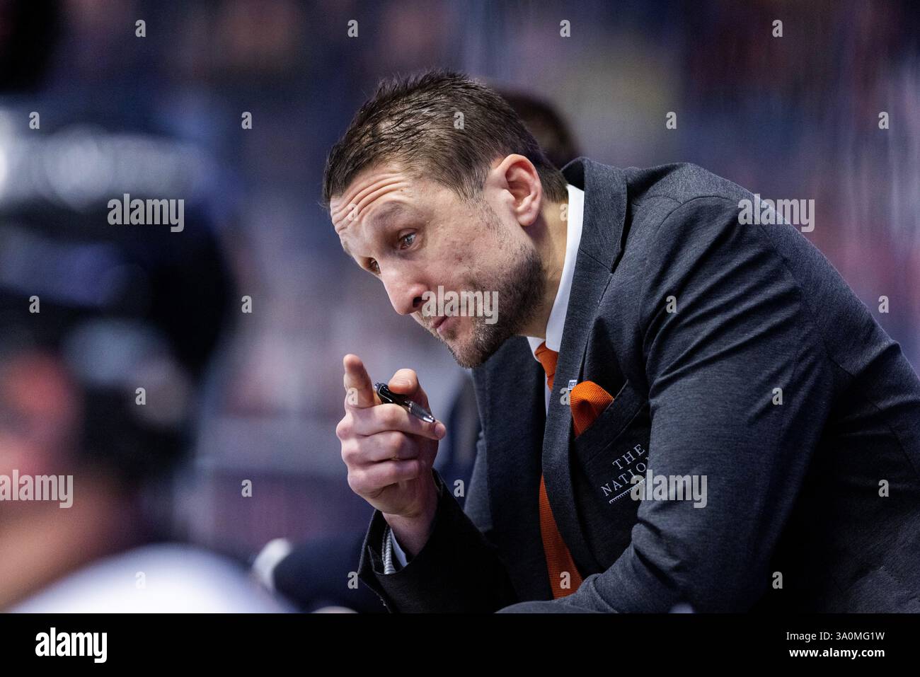 250304 Malmö Redhawks tränare Tomas Kollar under ishockeymatchen i SHL ...