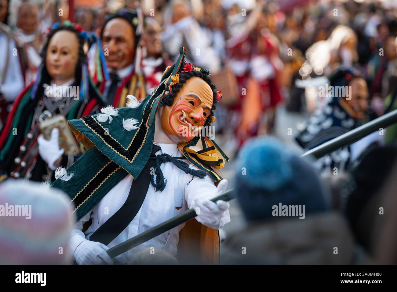 Rottweil, Germany. 04th Mar, 2025. Fools walk through the city center ...