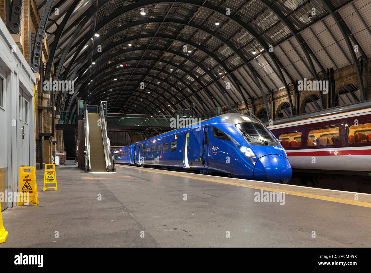 Class 803 electric train hi-res stock photography and images - Alamy