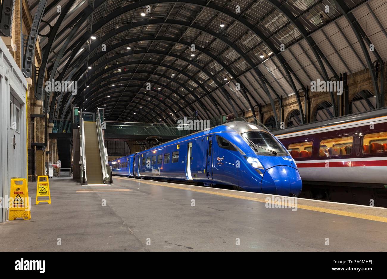 25/09/2024 London Kings Cross 803004 1S99 2027 London Kings Cross to ...