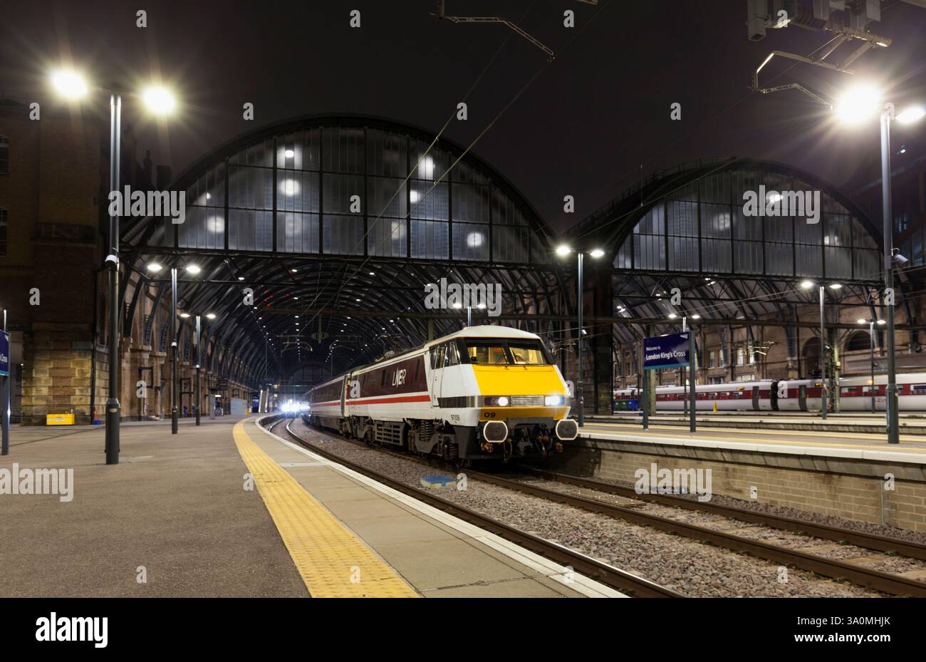 25/09/2024 London Kings Cross 91109 Sir Bobby Robson 1D32 2033 London ...