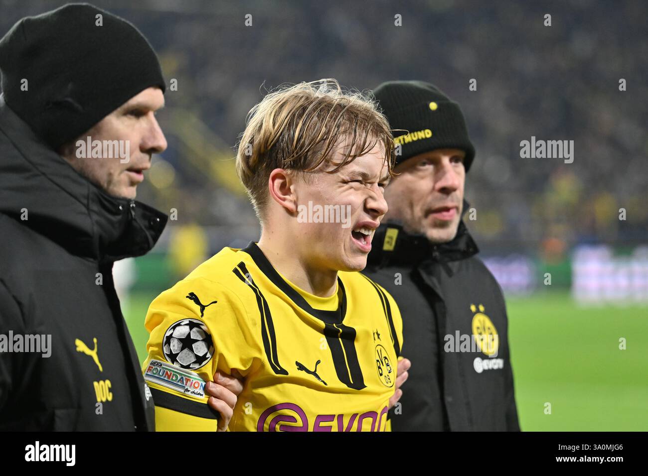 04 March 2025, North Rhine-Westphalia, Dortmund: Soccer: Champions ...