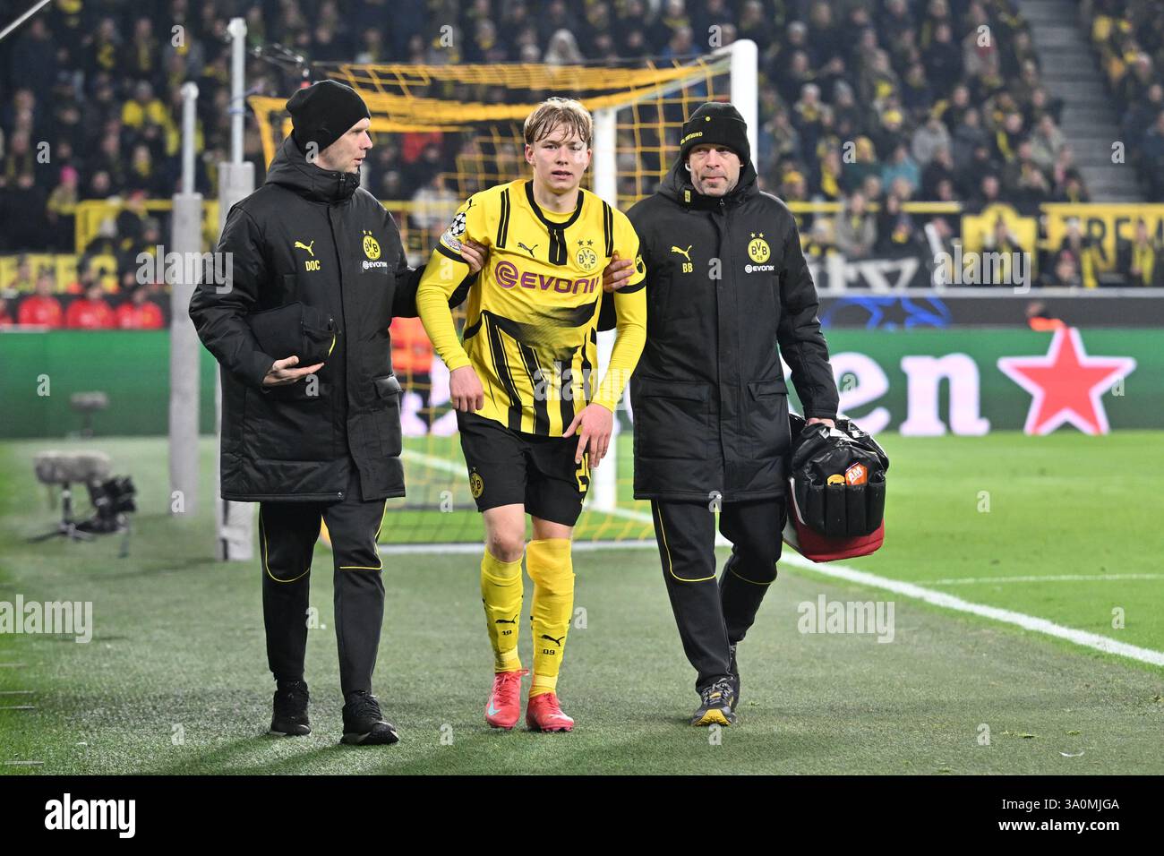 Dortmund, Germany. 04th Mar, 2025. Soccer: Champions League, Borussia ...