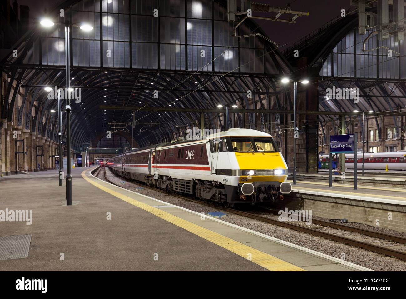 London Kings Cross railway station. LNER class 91 electric locomotive ...