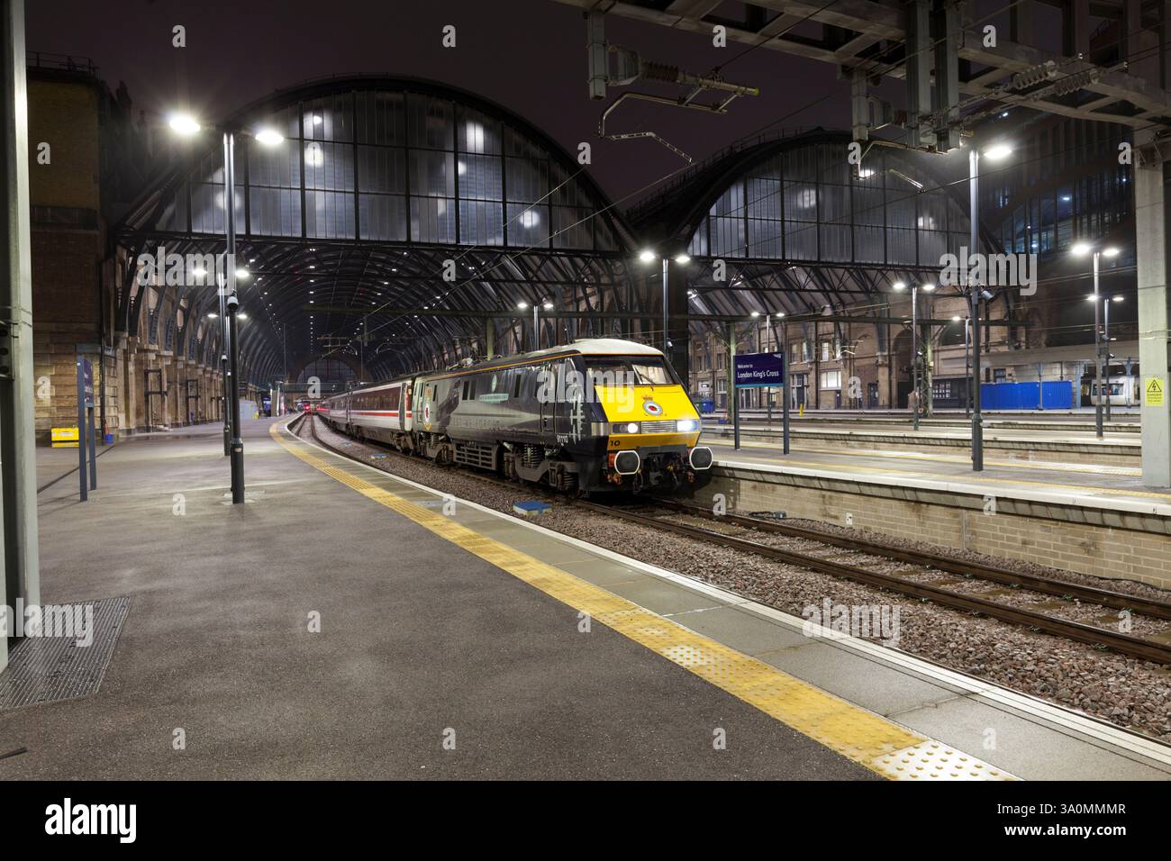 London Kings Cross railway station. LNER class 91 electric locomotive ...