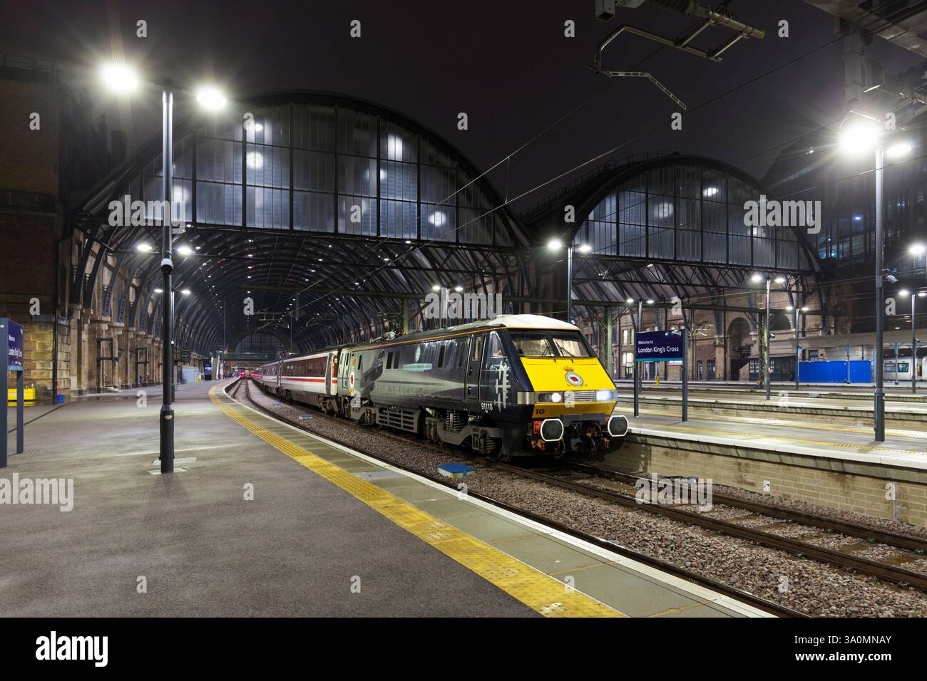 London Kings Cross railway station. LNER class 91 electric locomotive ...