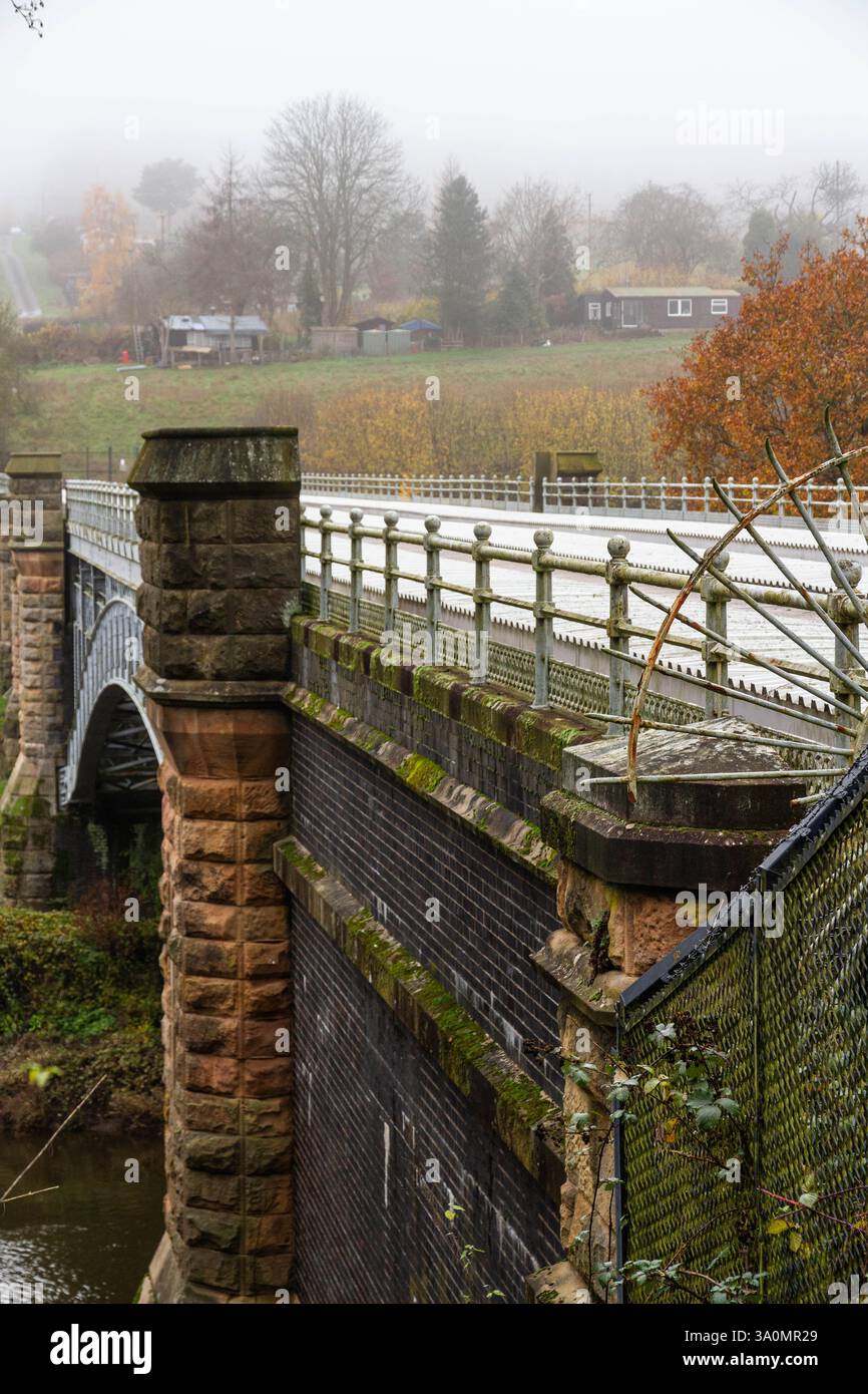 Carrying the Elan Aqueduct over the River Severn, the River Severn pipe ...