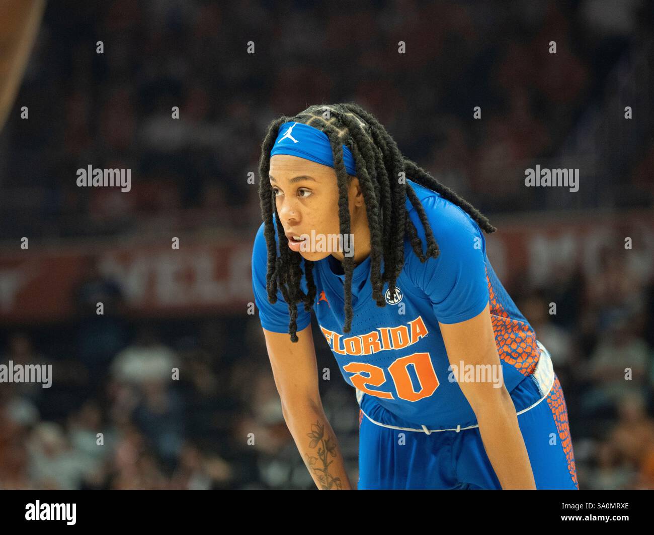 Florida guard Jeriah Warren plays during the first half an NCAA college ...