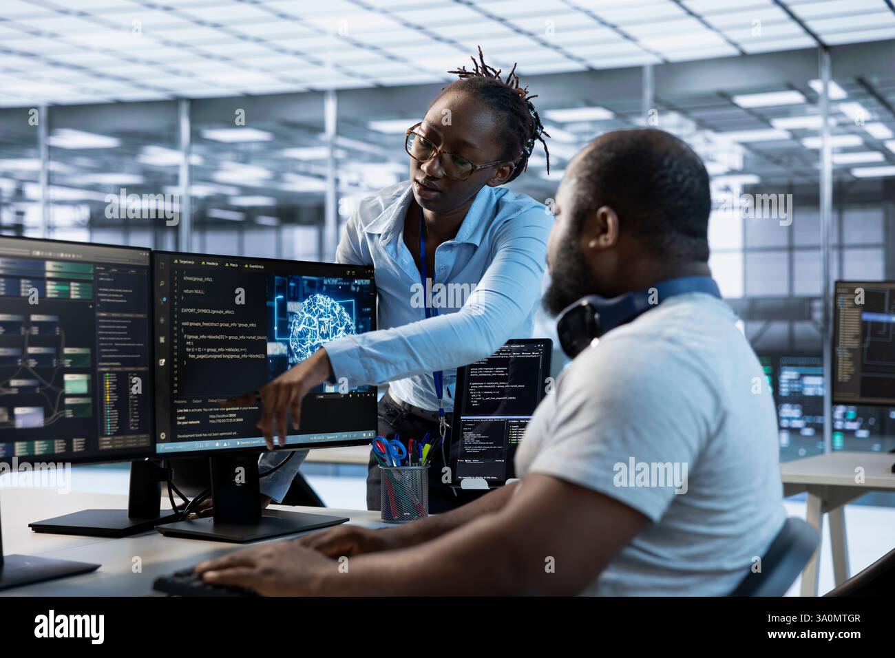 Data center admin teaching hi-res stock photography and images - Alamy
