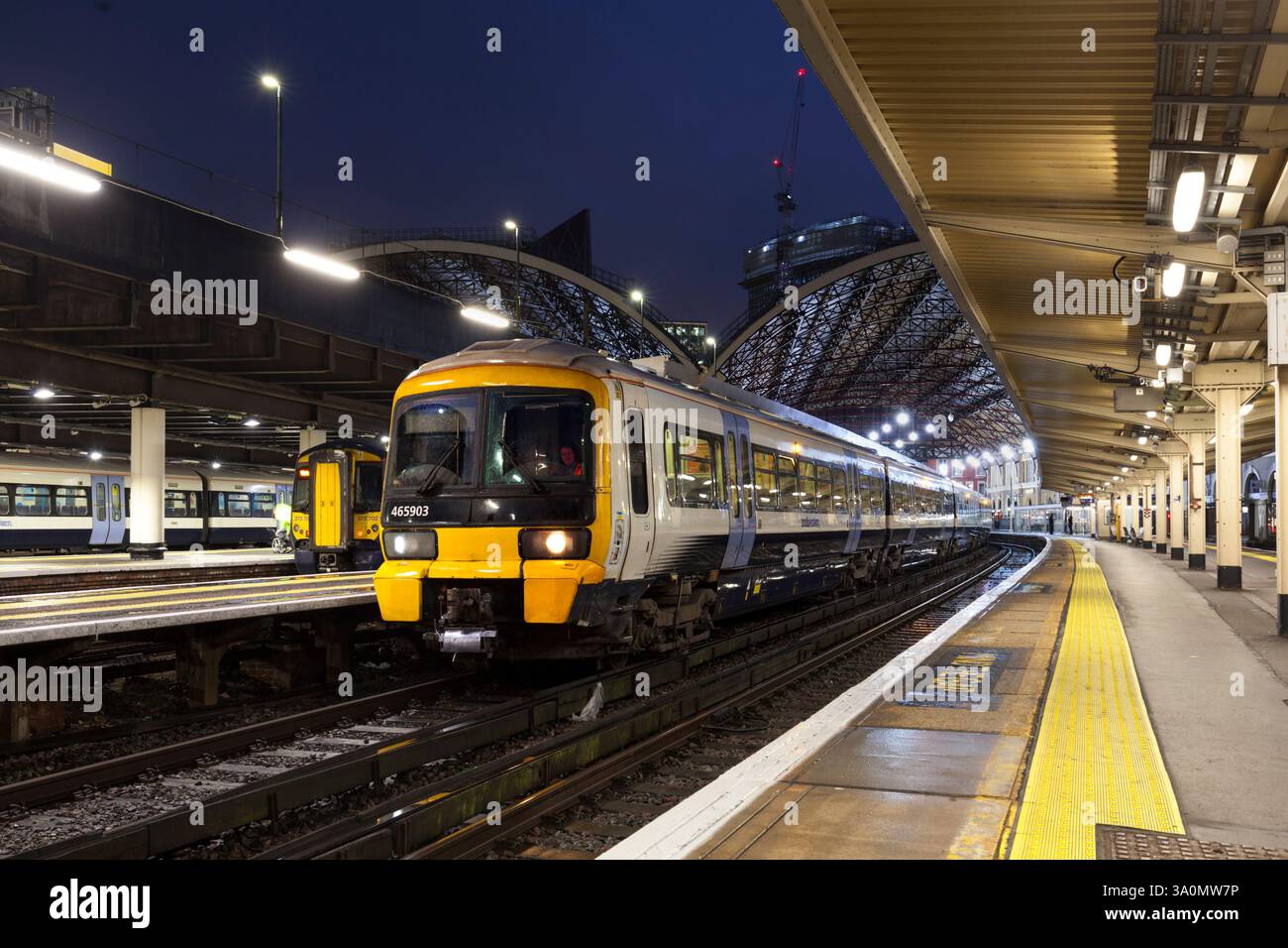 Southeastern trains class 465 and class 375 third rail electric trains ...