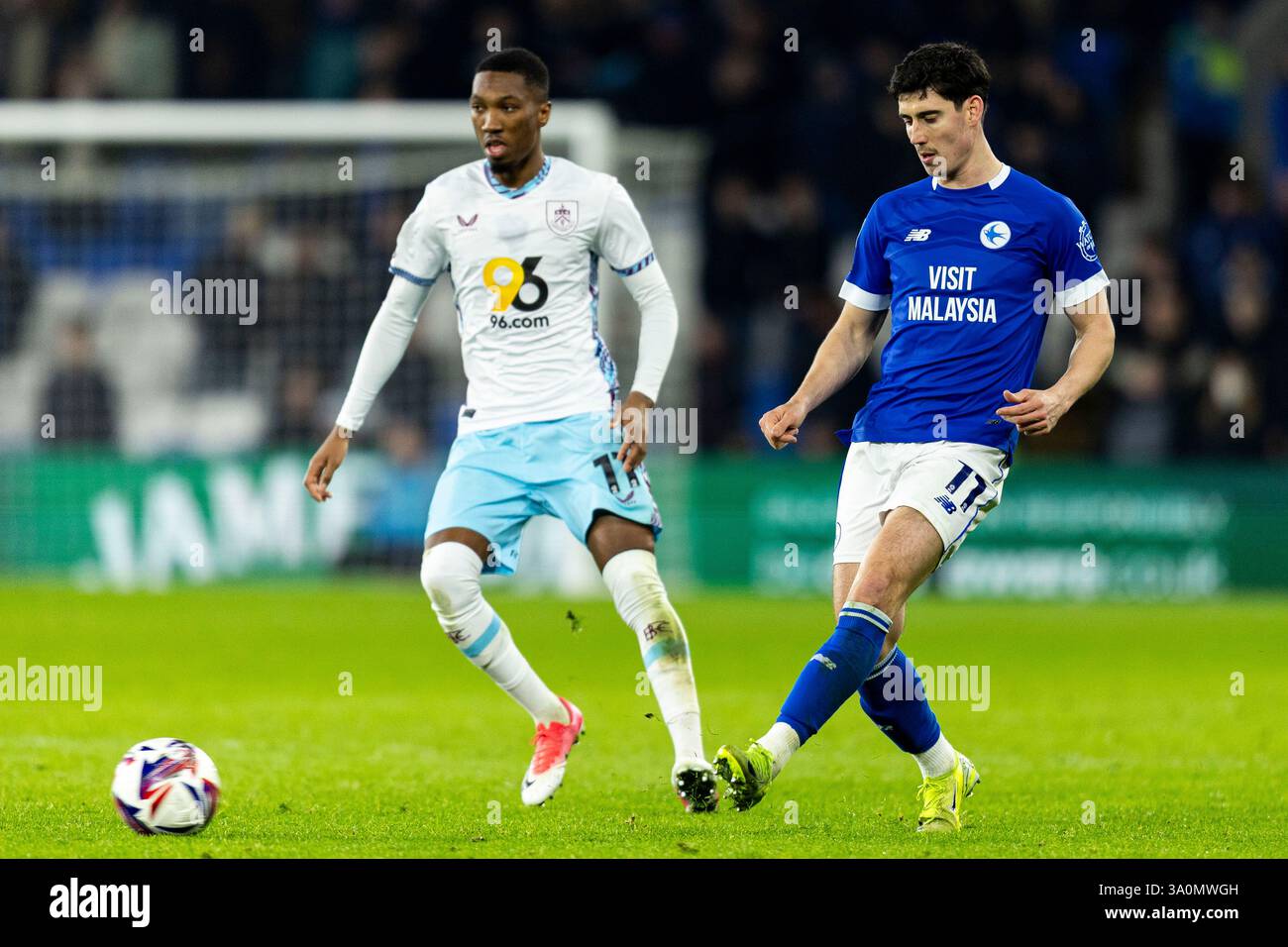 Cardiff, UK. 04th Mar, 2025. Callum O'Dowda of Cardiff City (R) in ...
