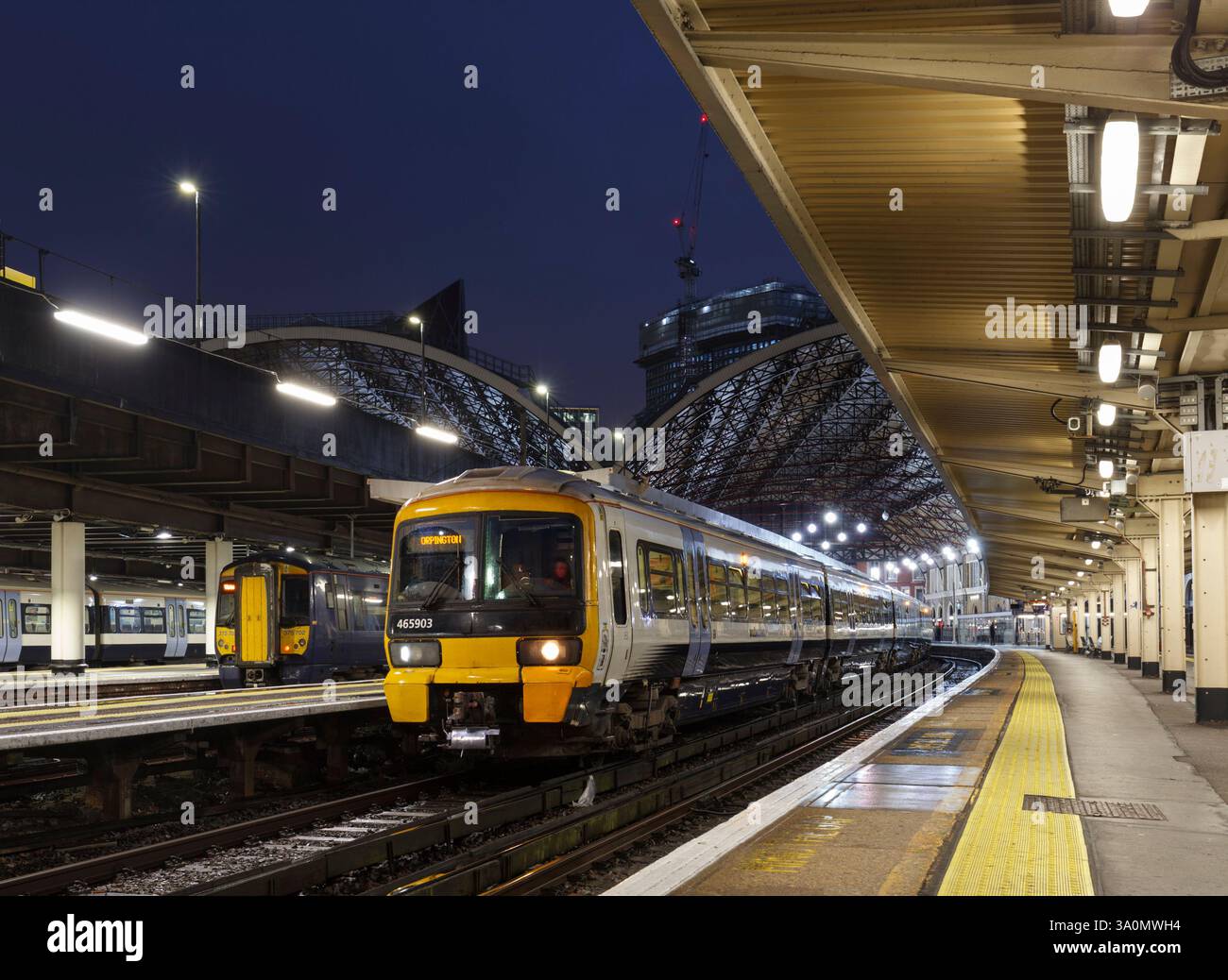 Southeastern trains class 465 and class 375 third rail electric trains ...