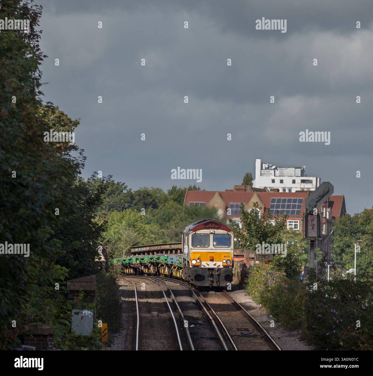 GB Railfreight class 66 locomotive approaching the junction at Lewisham ...