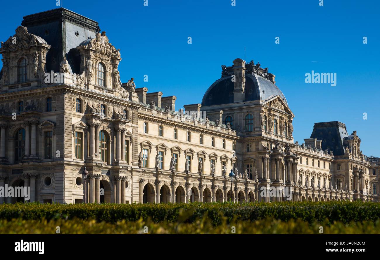 Louvre palace building Stock Photo - Alamy